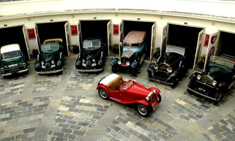 A Beginner’s Guide to Restoring Vintage Cars on a Budget - Car Resolve